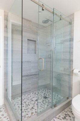 Bathroom Glass Partition for a Sleek and Modern Look